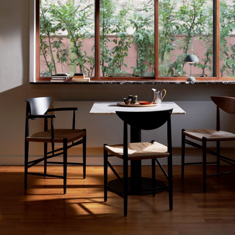 Drawn stol i smukt tidsløst design.